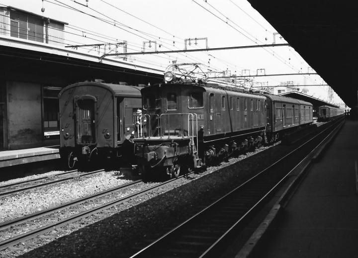 EF14_(吹二）_大阪駅構内入換